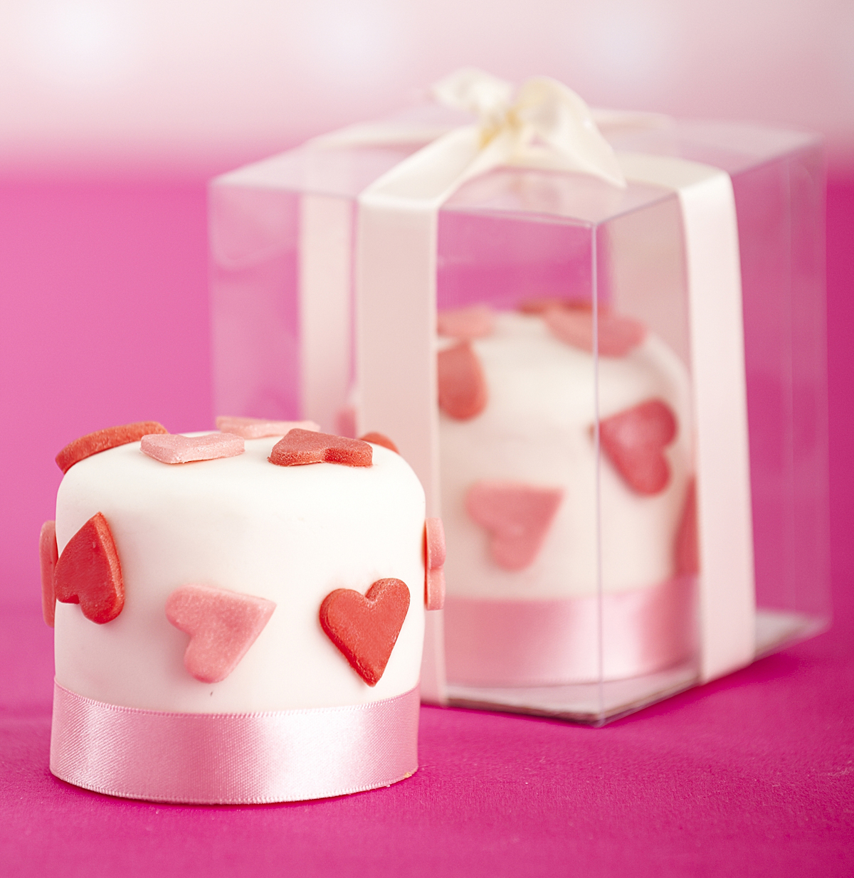 Mini Love Heart Cakes | Cakes By Robin