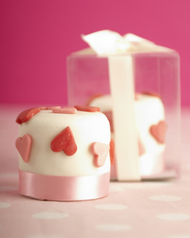 Mini Love Heart Cakes | Cakes By Robin