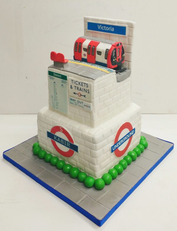 Every Cake Matters: Transport for London in Cake Form | Cakes by Robin