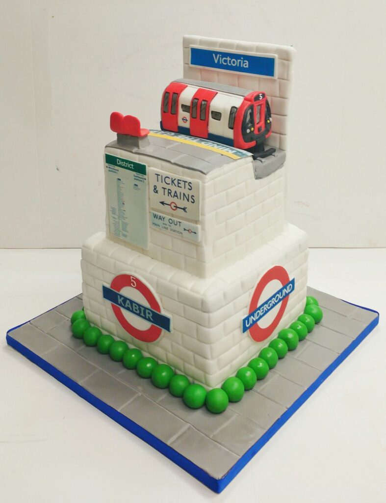 Every Cake Matters: Transport for London in Cake Form | Cakes by Robin