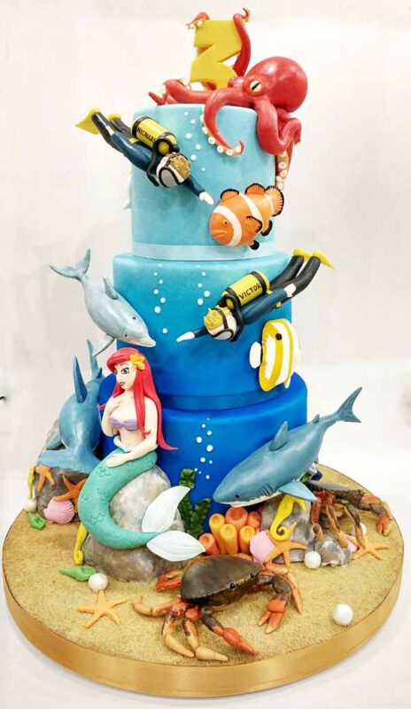 Personalised Birthday Cakes London - Delivery Available | Cakes By Robin