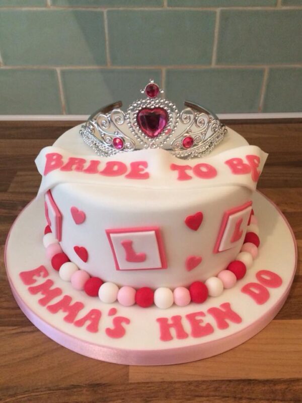 Novelty Wedding Cakes | Cakes by Robin